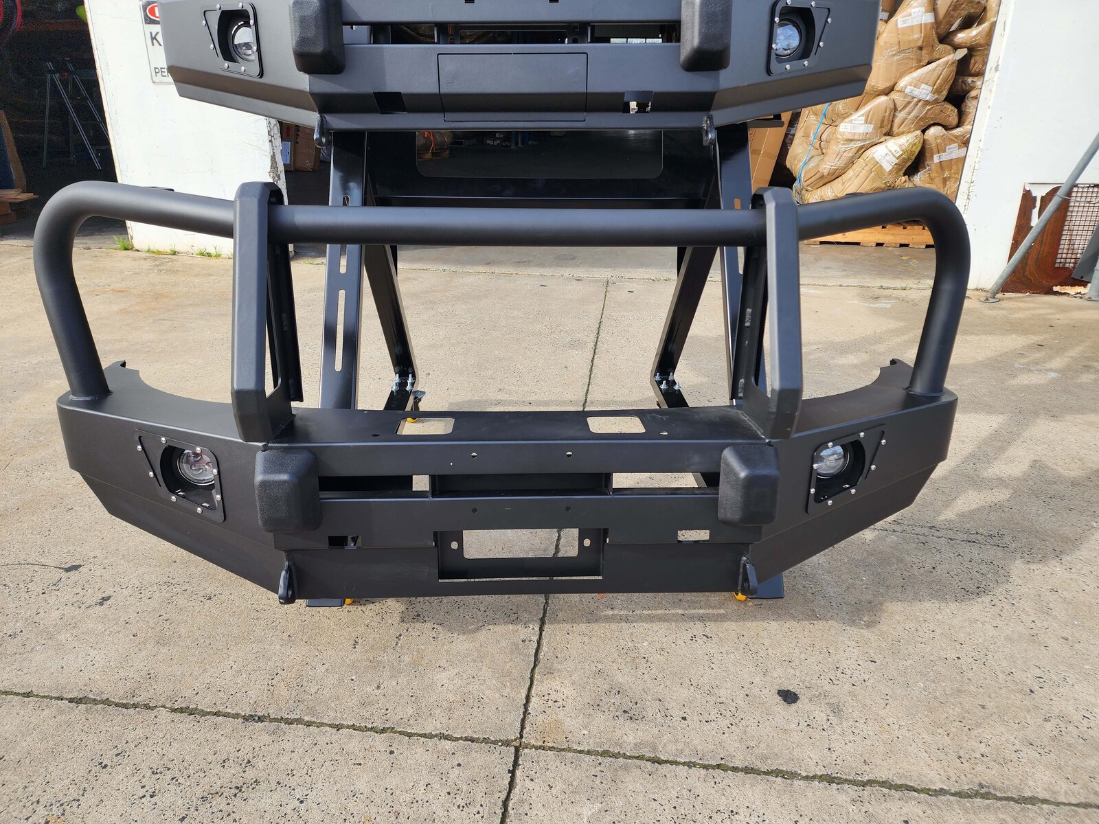 Safari Bullbar to suit Nissan Navara D40 2006 - 2010 Thai Build Winch ...