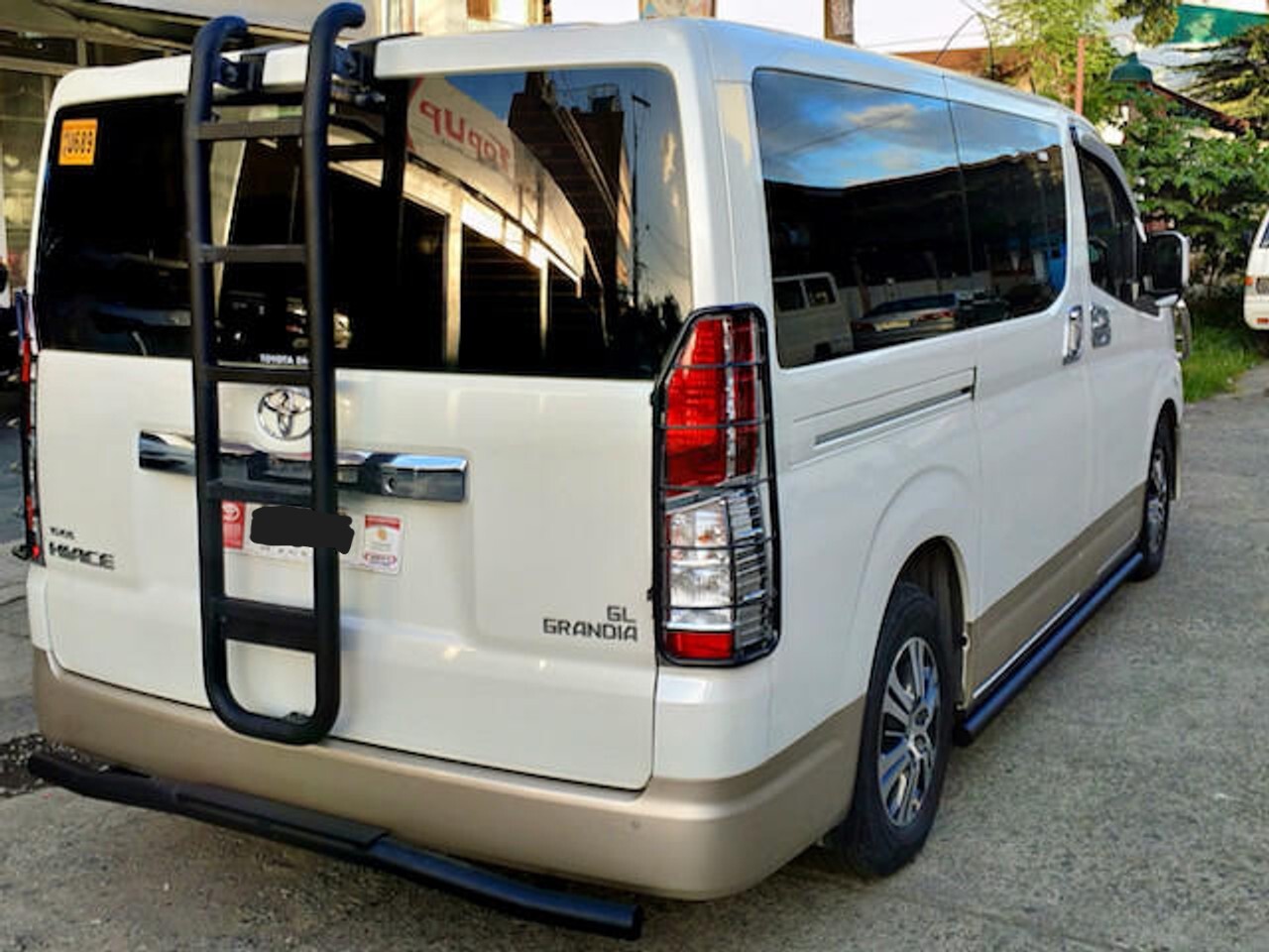 Black Ladder to suit Toyota Hiace 2019-2023 LWB Low Roof Van - GRAND4x4