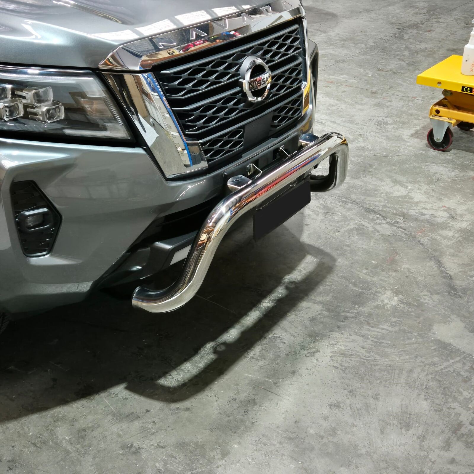 Stainless Steel Nudge Bar for Nissan Navara NP300 2020 - 2023 Sensor ...