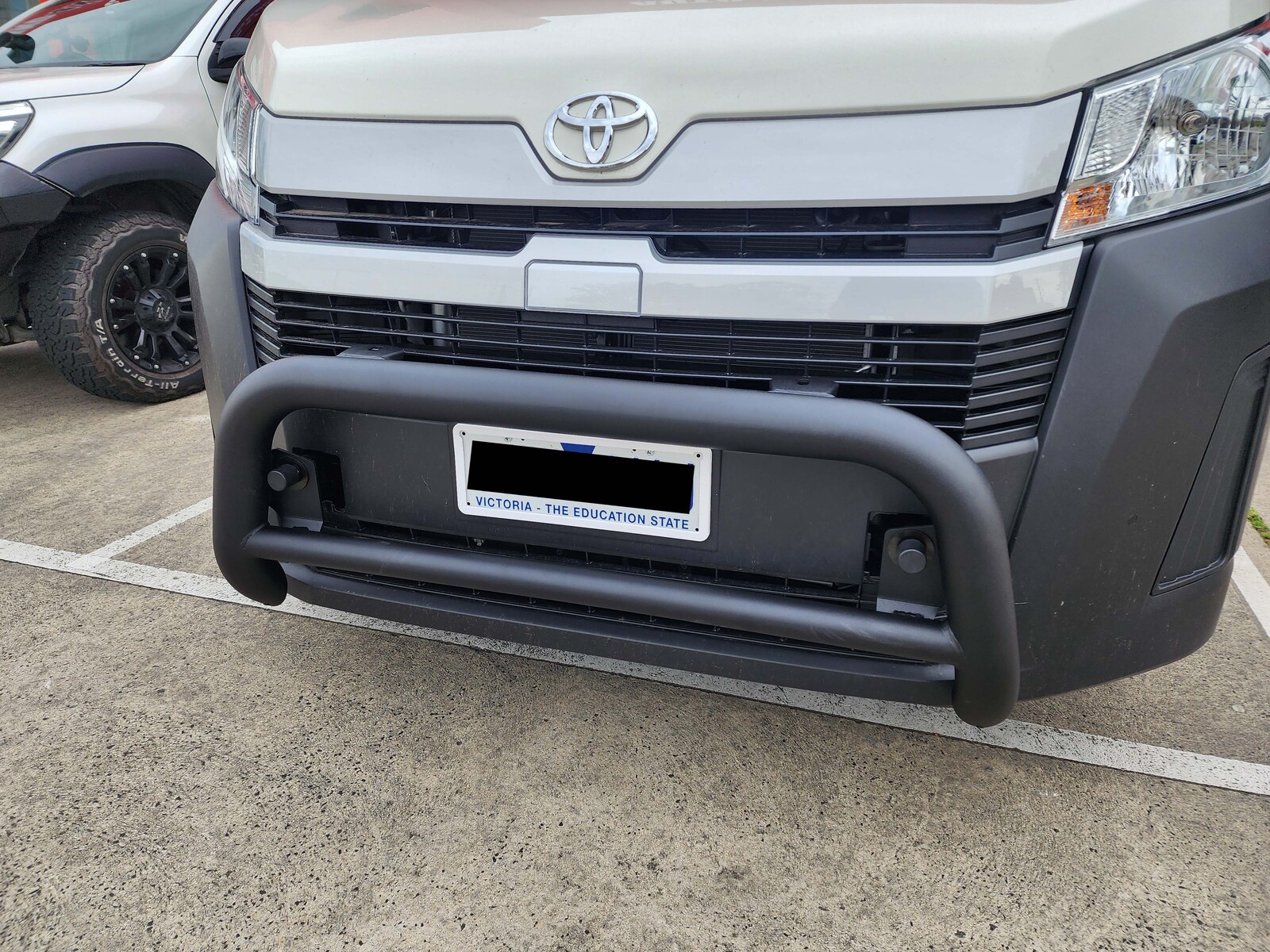 Black Nudge Bar for Toyota Hiace Van 2019-2025 Version Light Holders ...