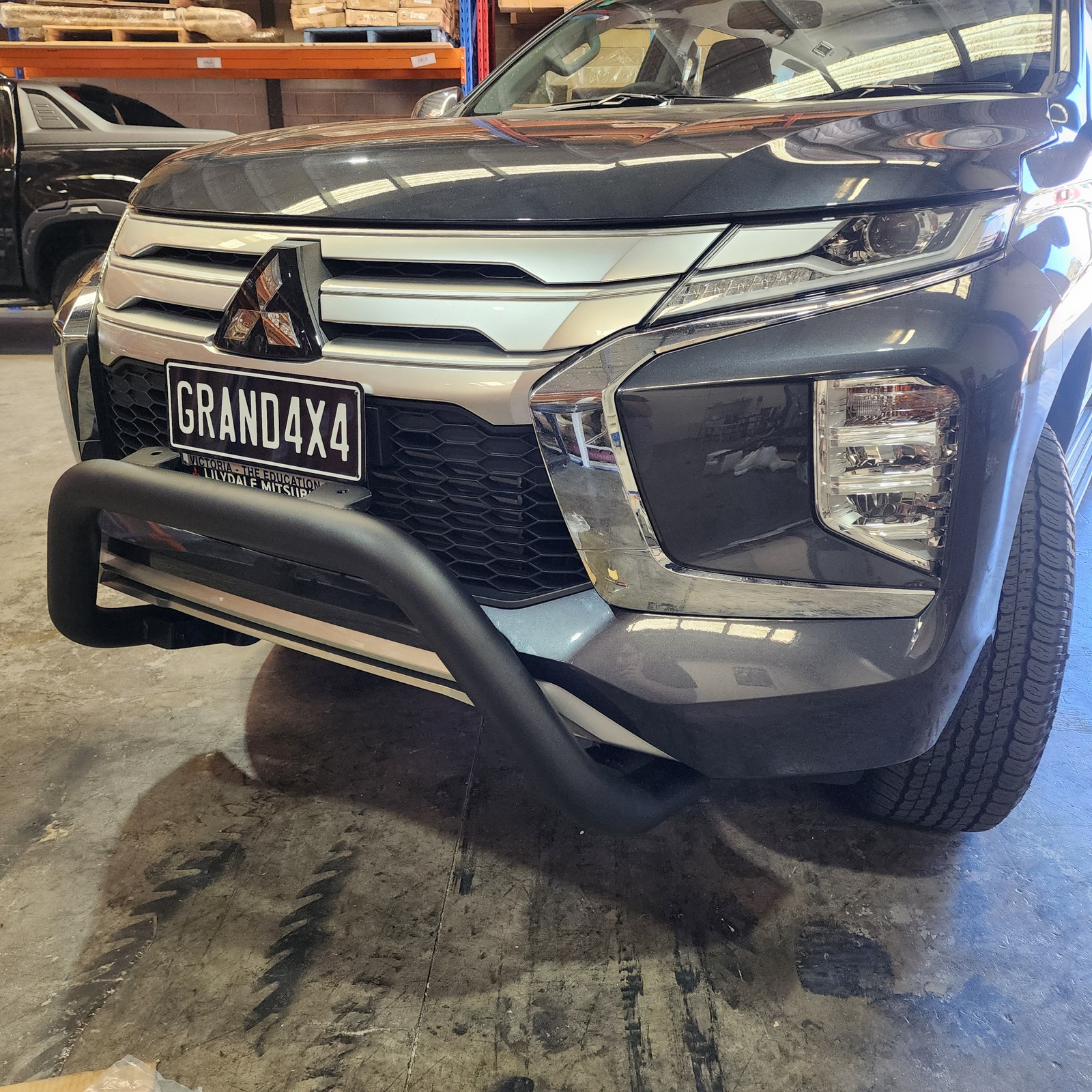 Black Steel Nudge bar for Mitsubishi Pajero Sport 2015-2023 - GRAND4x4