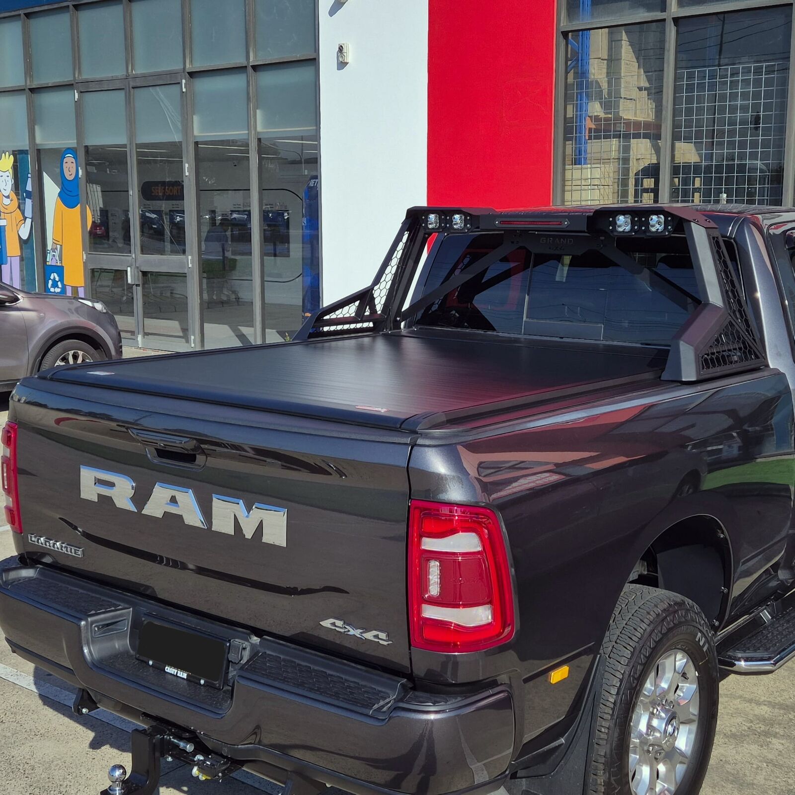 Electric Retractable Roller Shutter to suit RAM 1500 DS/DT 5'7" Tub No ...