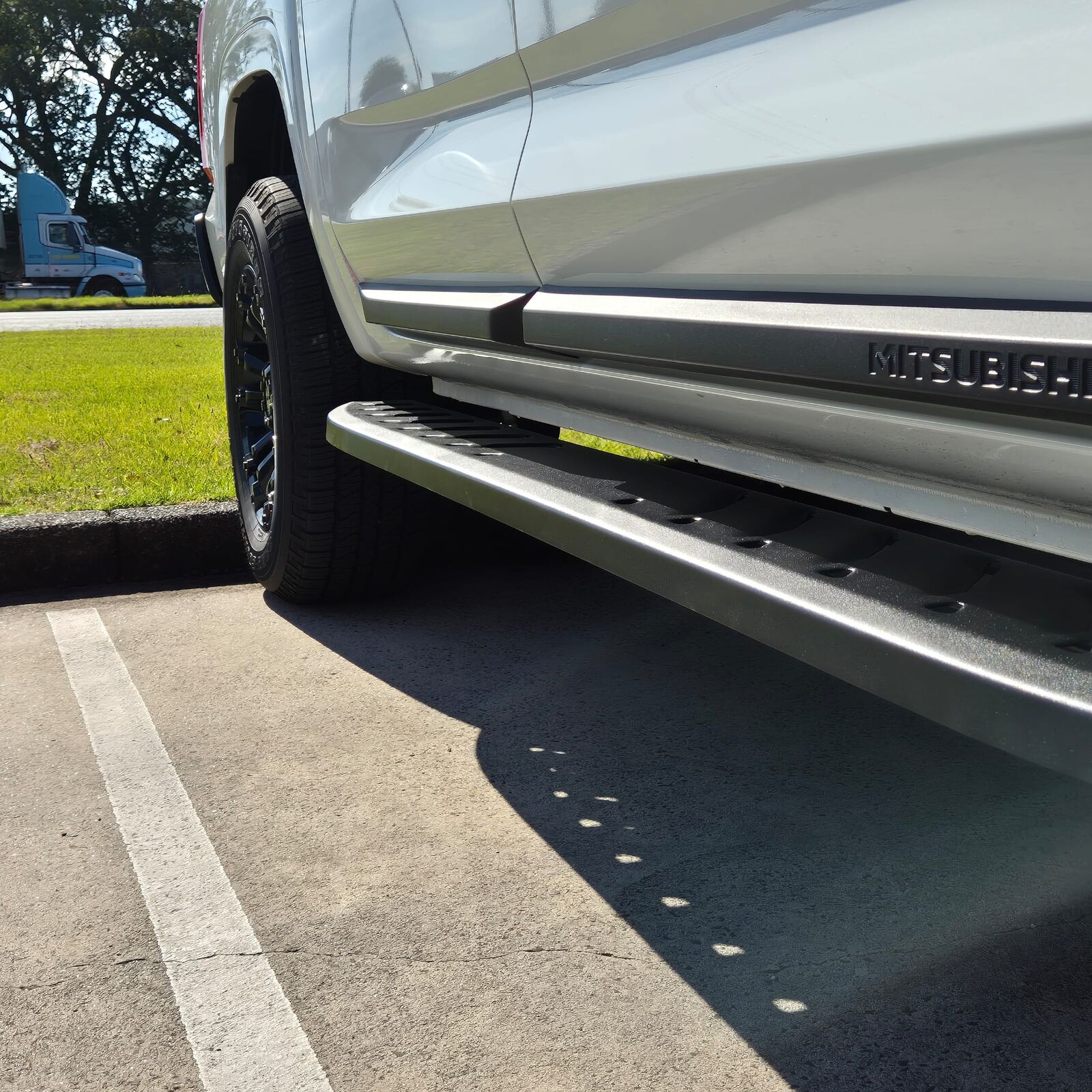 Steel Side Steps (Sharkfin Design) for 2024+ Mitsubishi TRITON MV GSR ...