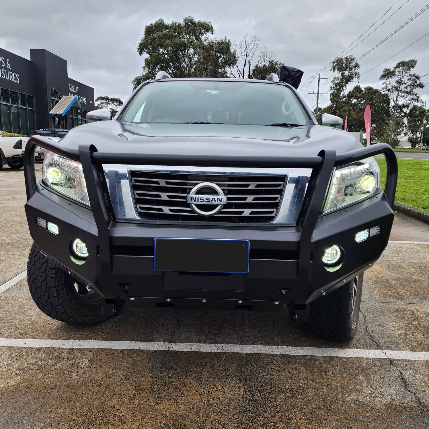 GRAND4X4 Bullbar suit Nissan Navara NP300 2015 - 2019 Winch Compatible