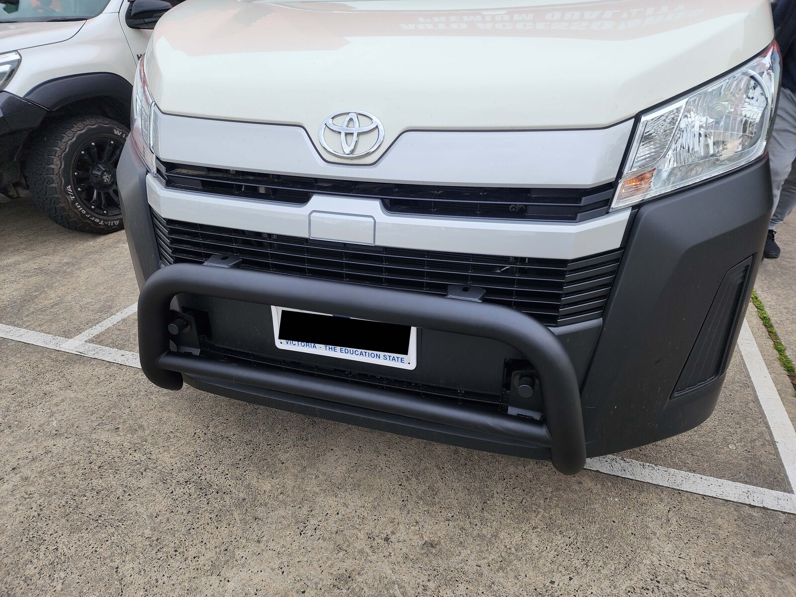 Black Nudge Bar for Toyota Hiace Van 2019-2025 Version Light Holders ...