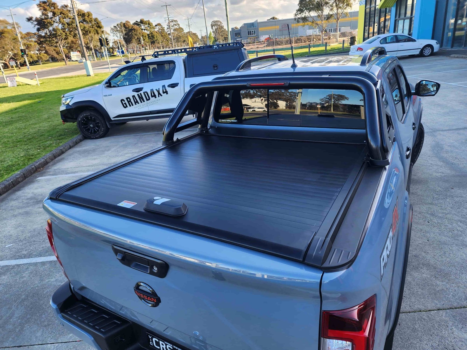 Retractable Roller Shutter for Nissan Navara D40 - GRAND4x4