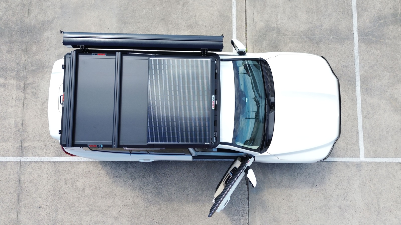 G4 Adventure Rooftop Tent + Solar Panel + Roof Rack - GRAND4x4