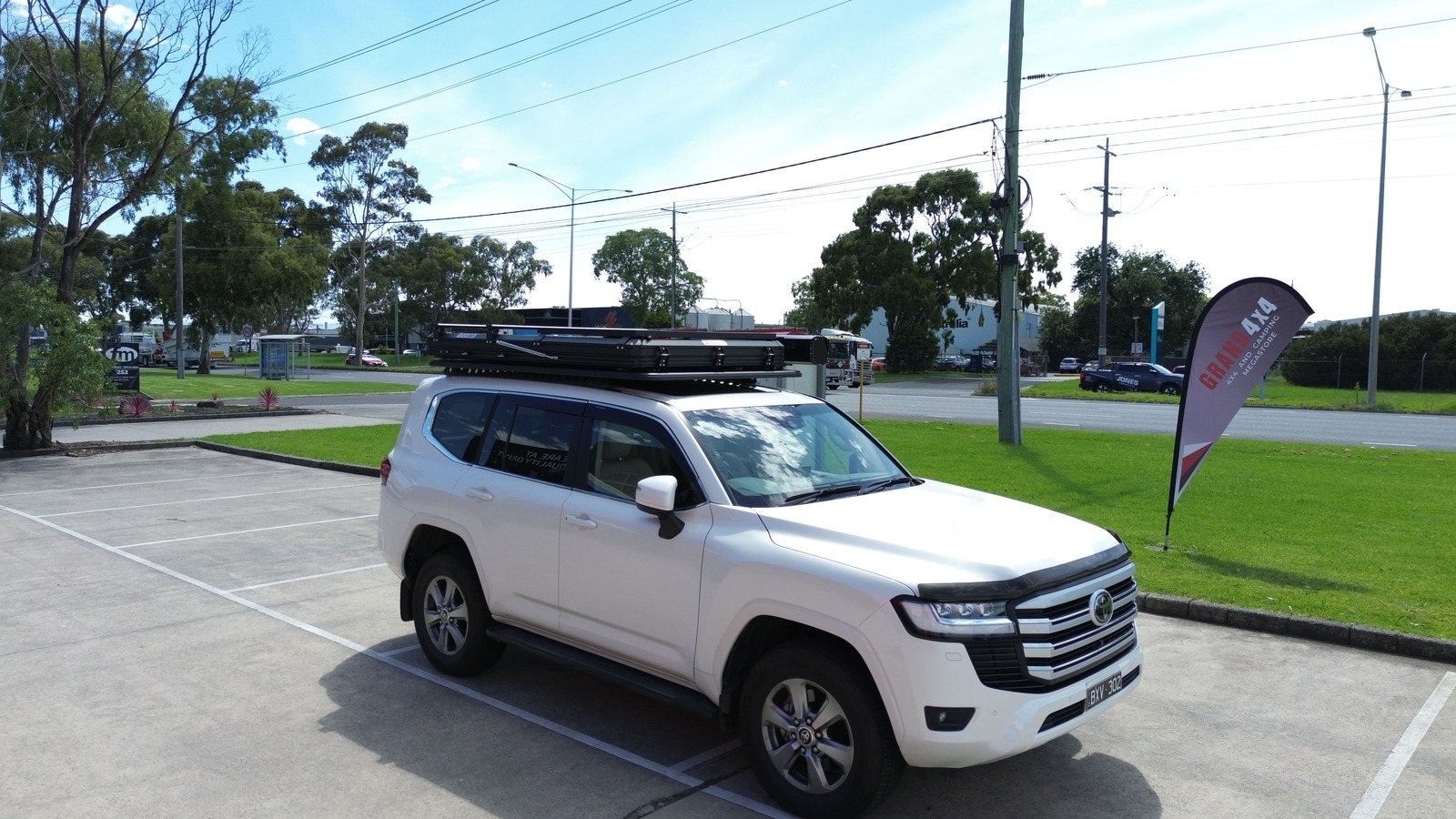 G4 Adventure XL Rooftop Tent + Solar Panel + Roof Rack - GRAND4x4