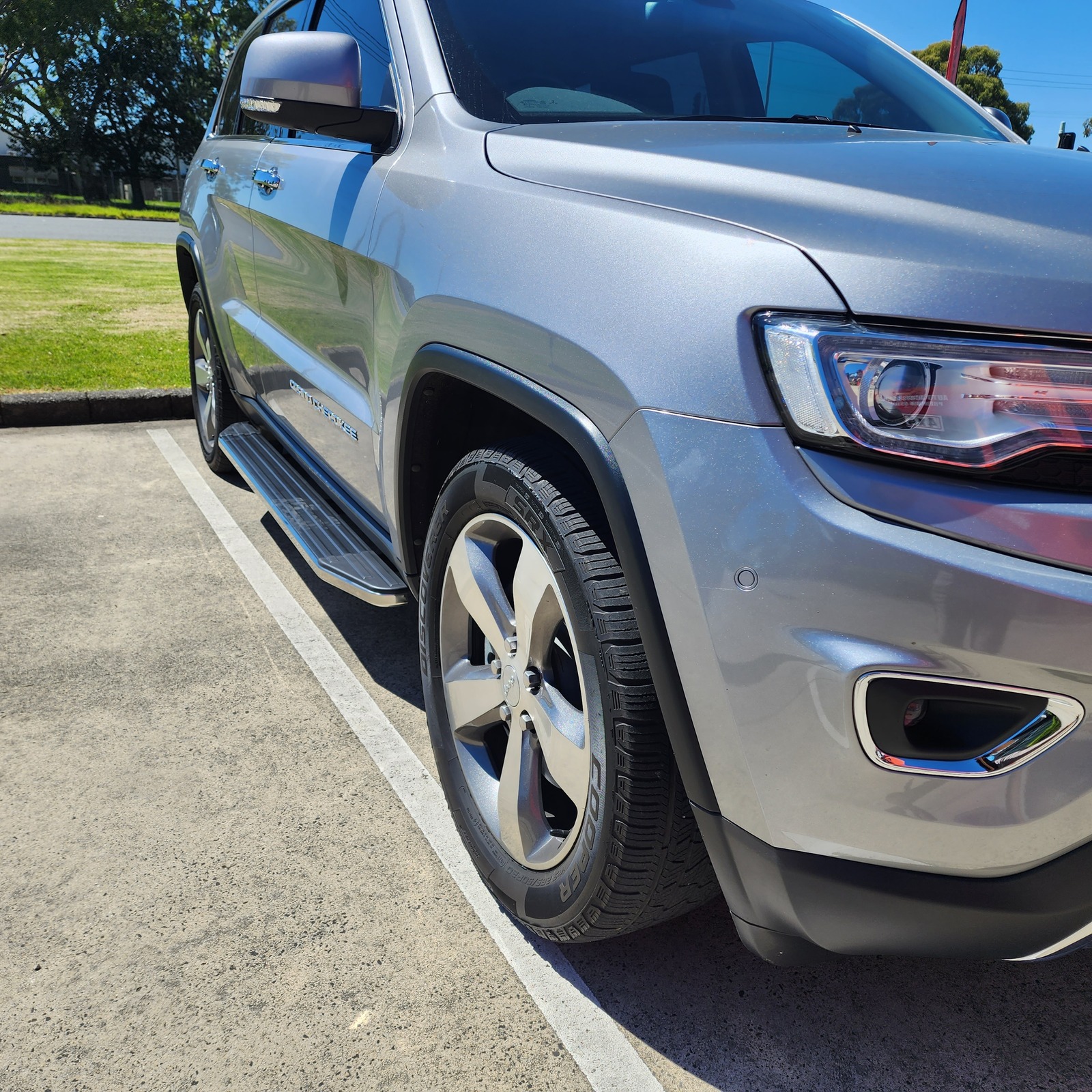 Premium Side Steps Running Boards to suit Jeep Grand Cherokee 2011 ...