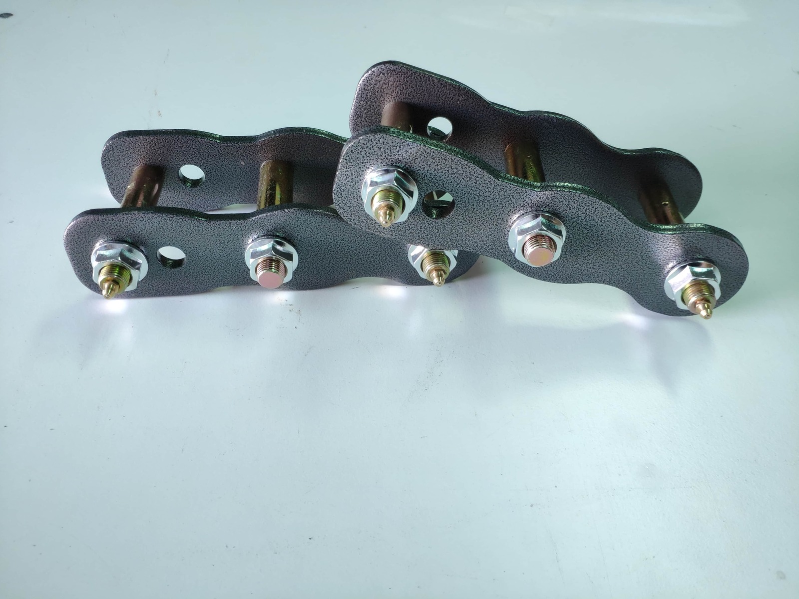 2" Extended Greasable Shackles 50mm to suit Nissan Navara D22 Lift Kit ...