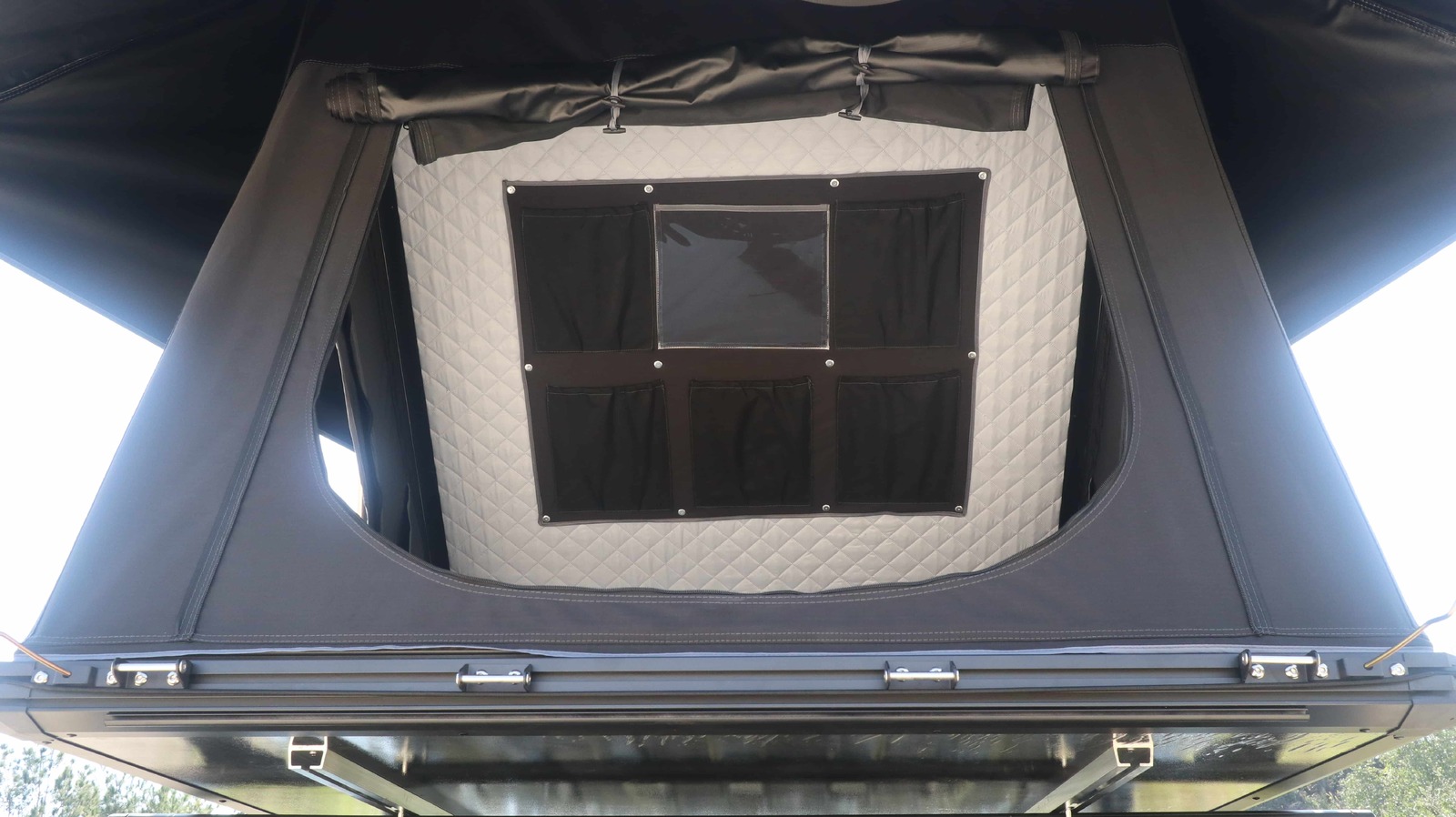 G4 Adventure XL Rooftop Tent + Solar Panel + Roof Rack - GRAND4x4